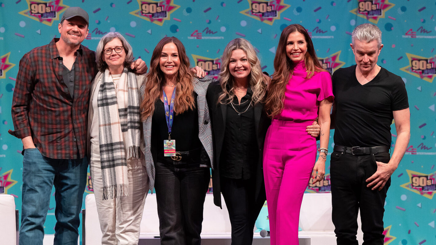 Best Panel Moments of ’Buffy the Vampire Slayer’ Cast Reunion at ’90s Con!