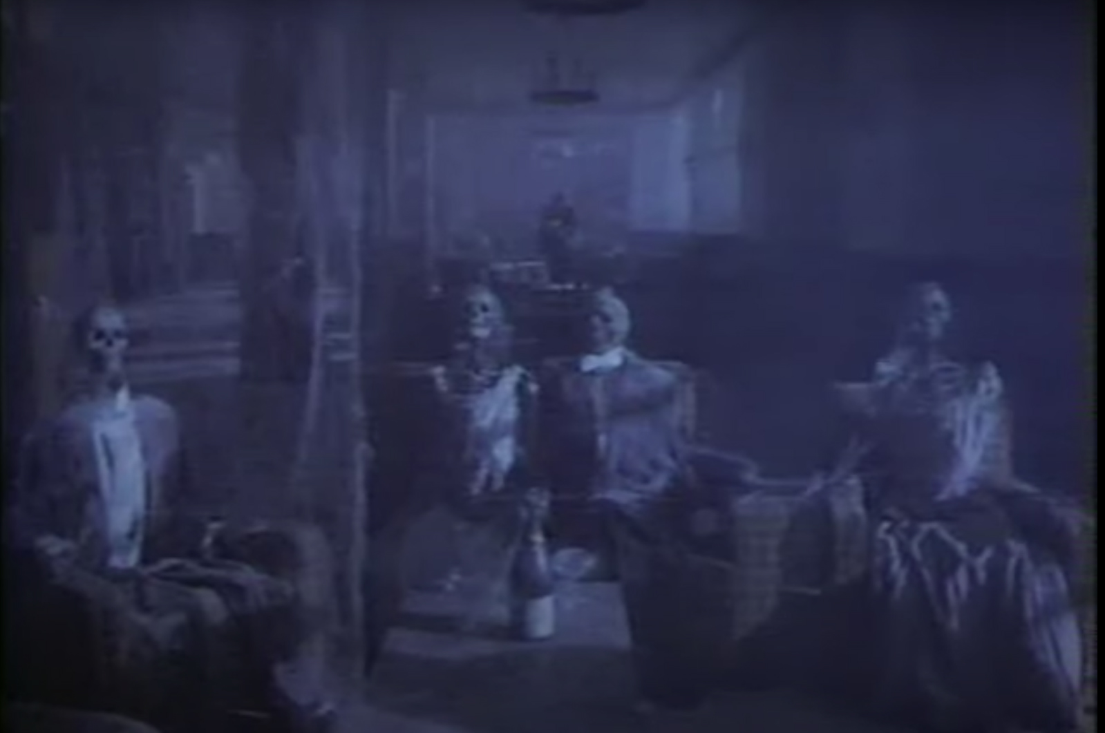 I'm Still Haunted By the Creepy Content Warning For the 1983 Broadcast ...