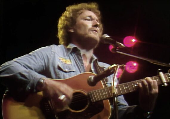 Legendary Singer-Songwriter Gordon Lightfoot Dies At 84