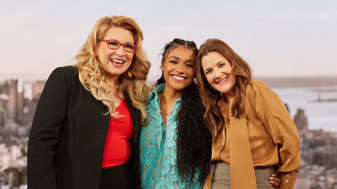 So That's What Delilah Looks Like! The Queen of Sappy Love Songs Visits ...