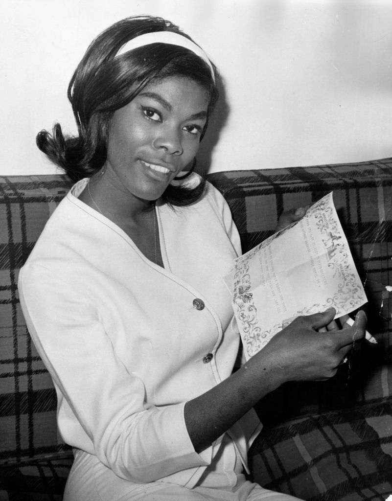 8 Things You Didn't Know About Dionne Warwick