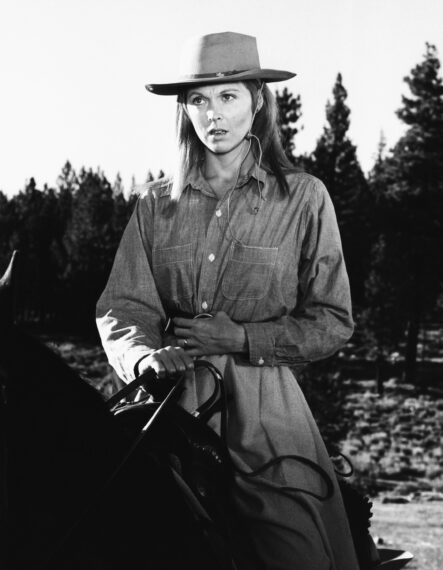 20 of the Hottest Bombshells That Guest Starred on 'Bonanza'