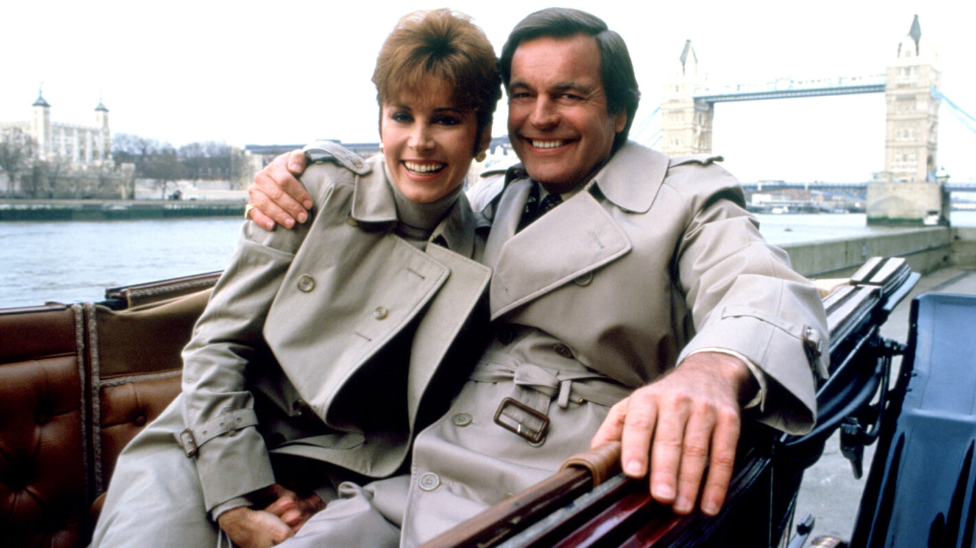 'Hart to Hart' Stars Robert Wagner & Stefanie Powers Share Special Reunion