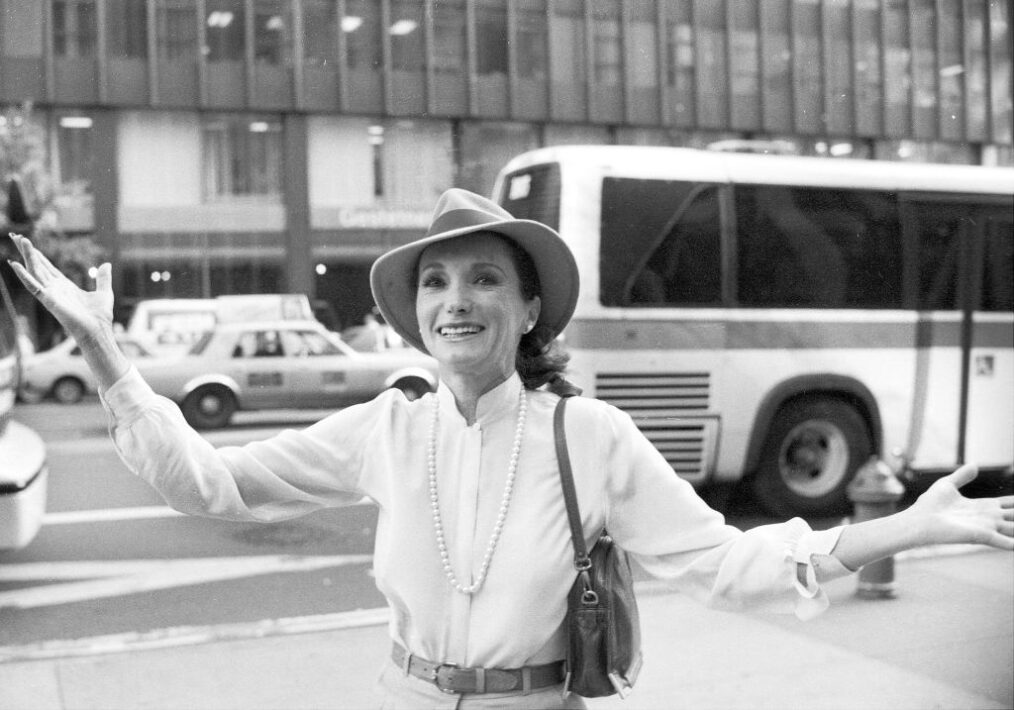 Molly Ringwald Portrays Johnny Carson's Ex-Wife Joanne in 'Feud' & Says ...