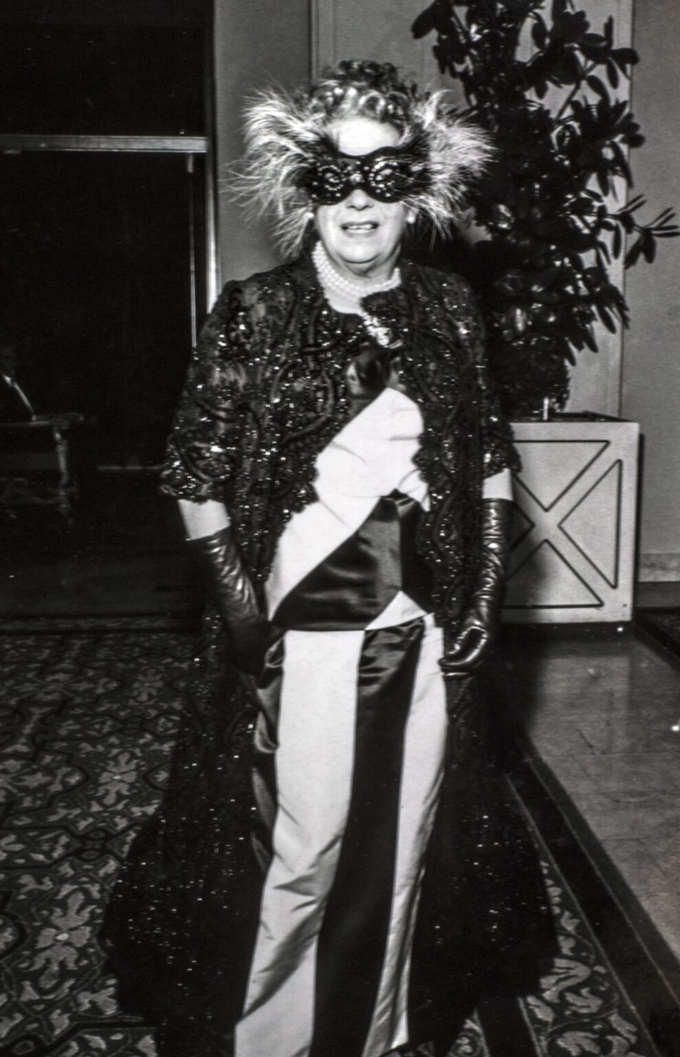 Truman Capote's 1966 Black & White Ball at The Plaza Hotel With Photos!