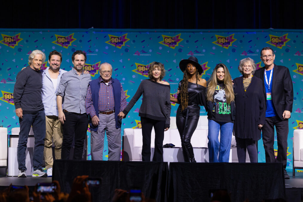 '90s Con: Long-Awaited Apologies, Standing Ovations, & Spicy Texts from ...
