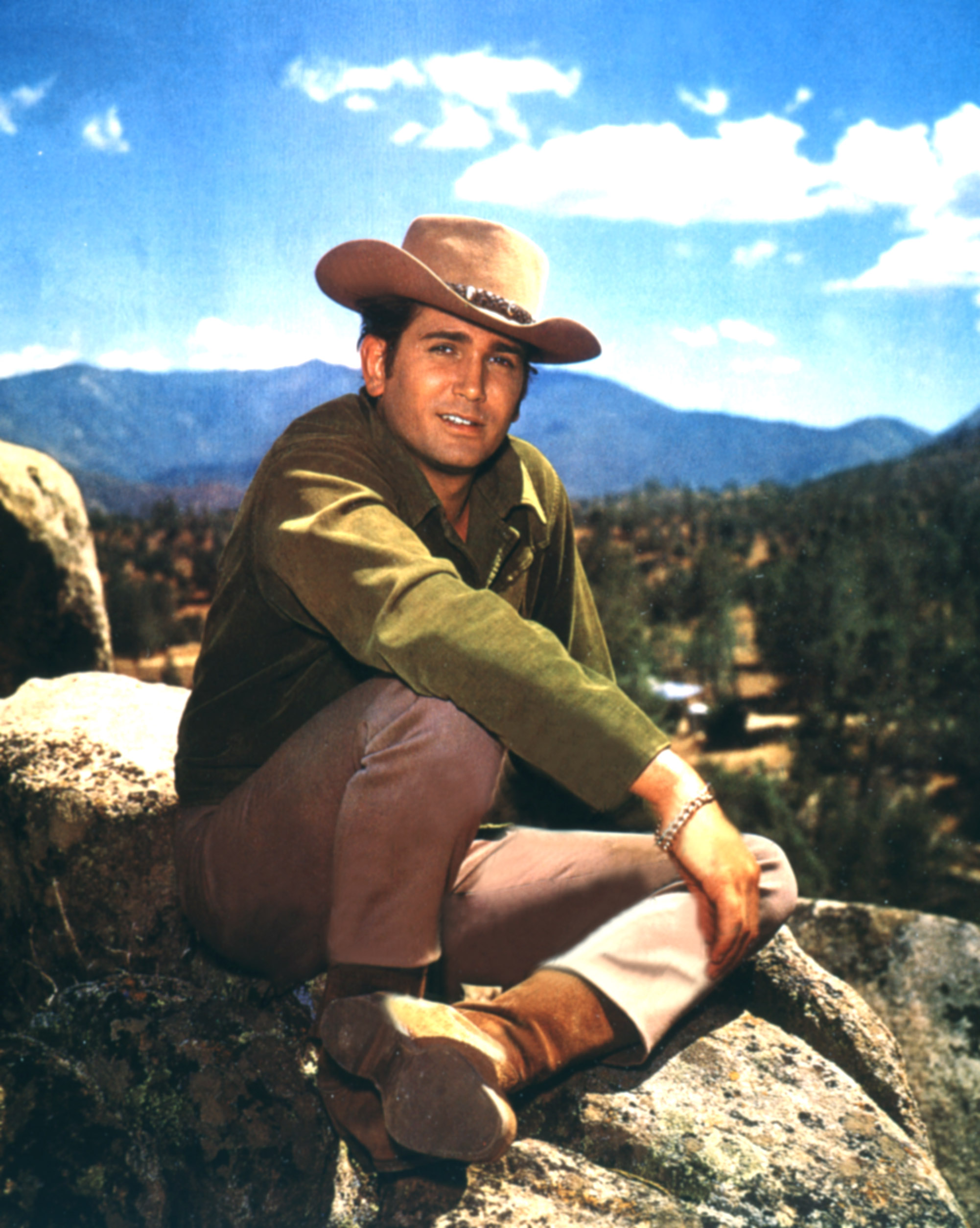Roundup of Top 15 Western Heroes in TV & Film