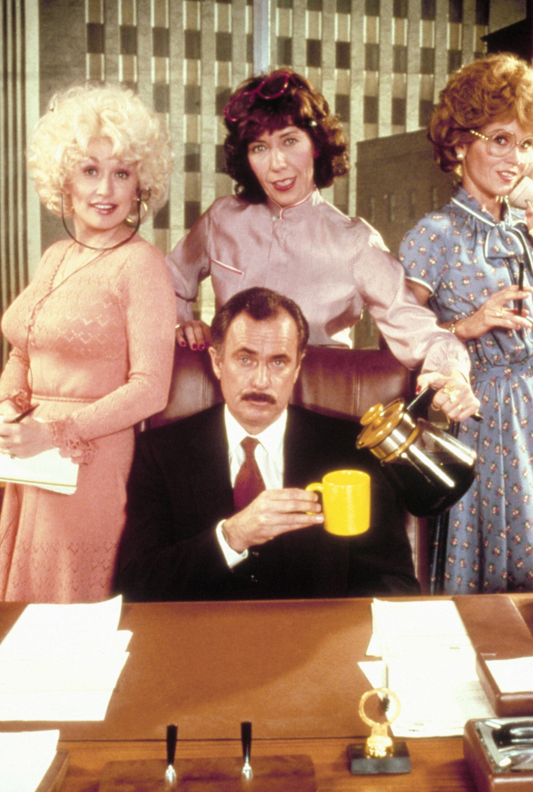 Lily Tomlin Doesn't Know If a New '9 to 5' Works Today: “They Don't ...