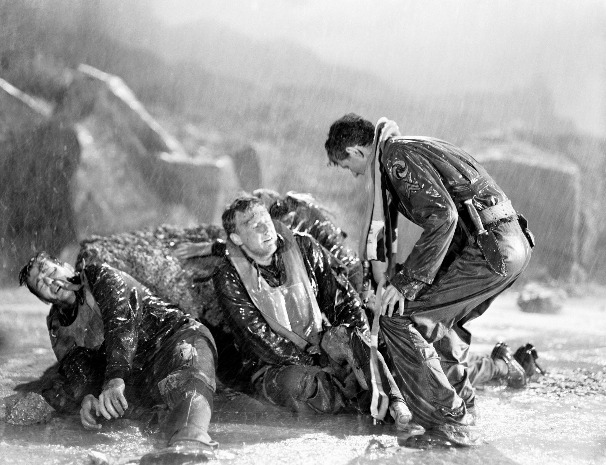 20 Classic War Films That Continue To Touch Our Hearts & Minds