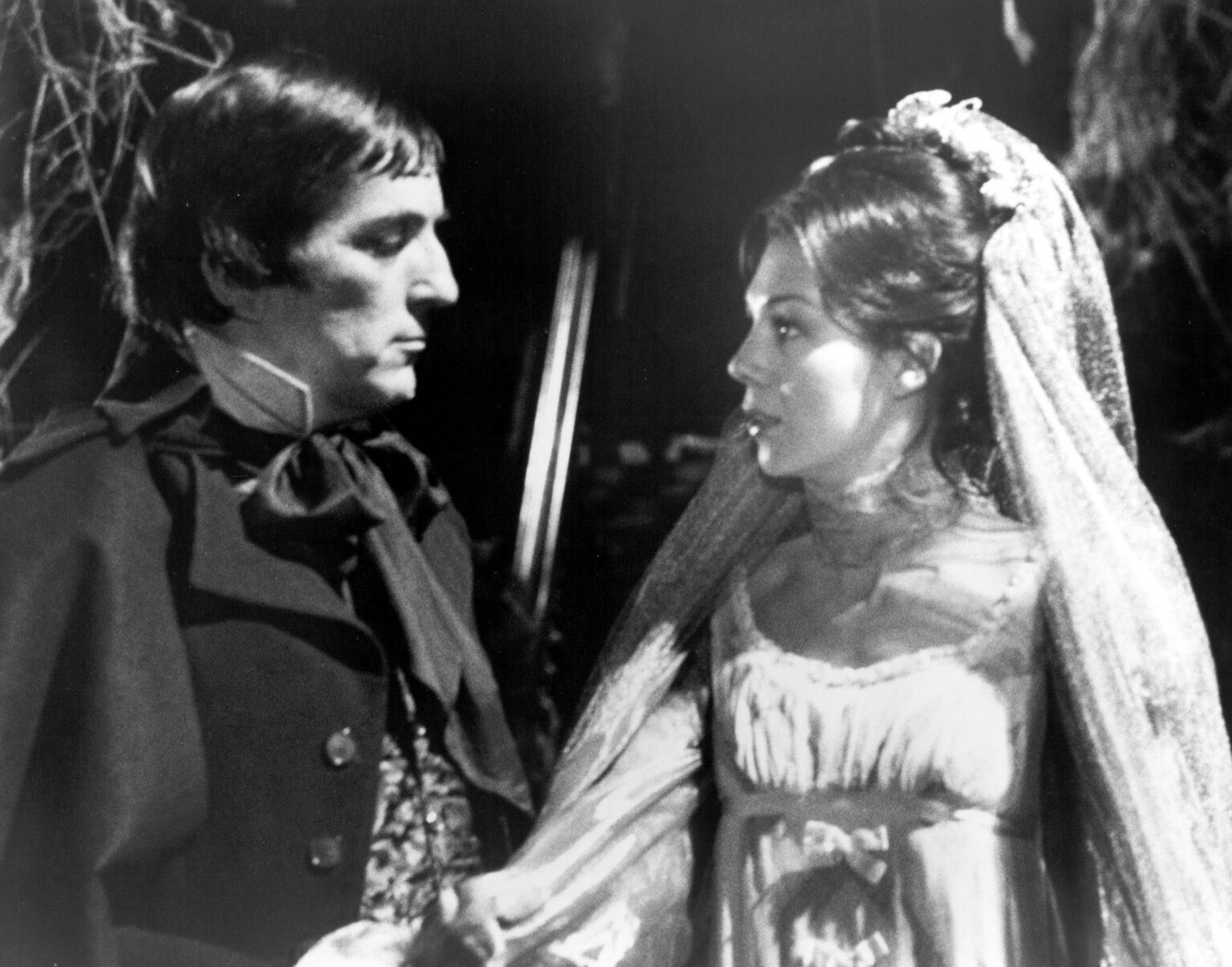 60 Years Later: Who Is Still Alive From ‘Dark Shadows’ & Meeting With Fans