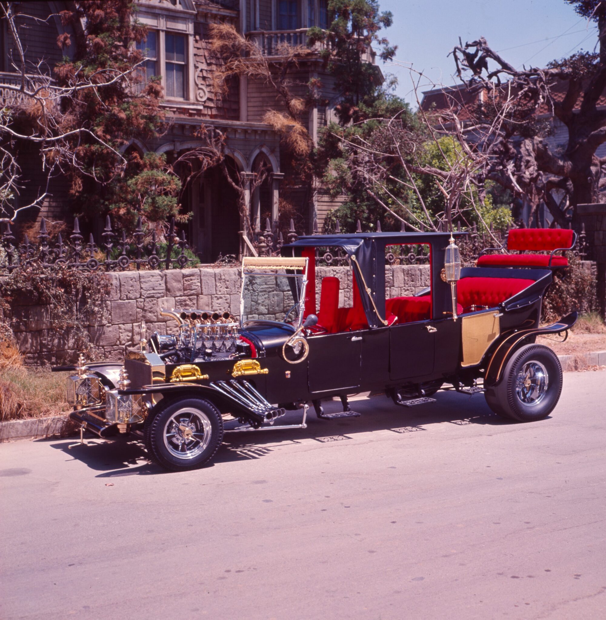 Motoring With 'The Munsters:' Where Is the Famous Munster Koach & Drag ...