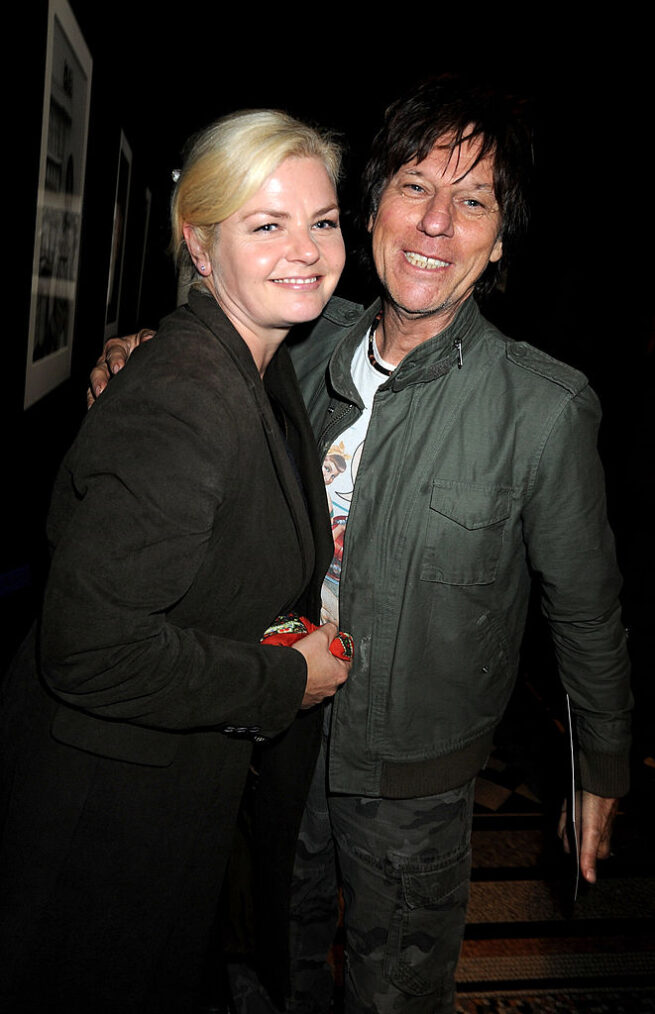 Jeff Beck Left His Entire Fortune to Just One Person After His Shocking ...