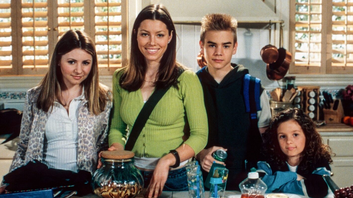 '7th Heaven' Cast Speaks Out About Stephen Collins in Rewatch Podcast