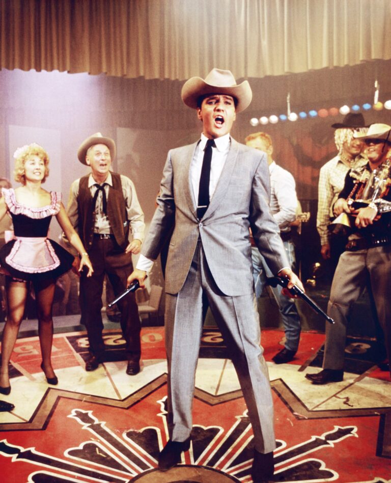 5 Things You Didn't Know About Elvira, Mistress of the Dark