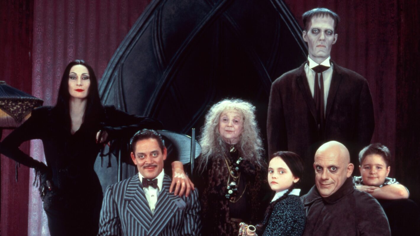 1991's 'Addams Family' Cast Christopher Lloyd, Anjelica Huston & Christina Ricci Reunite