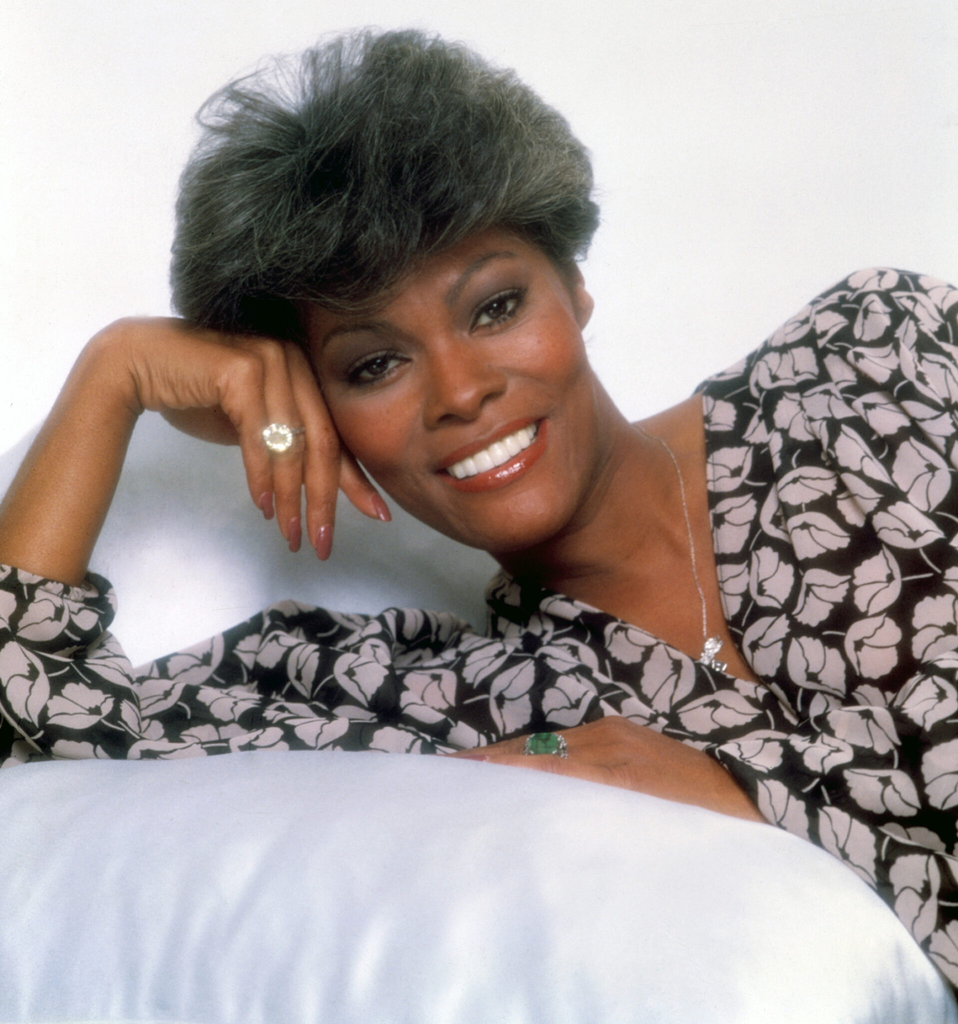 8 Things You Didn't Know About Dionne Warwick