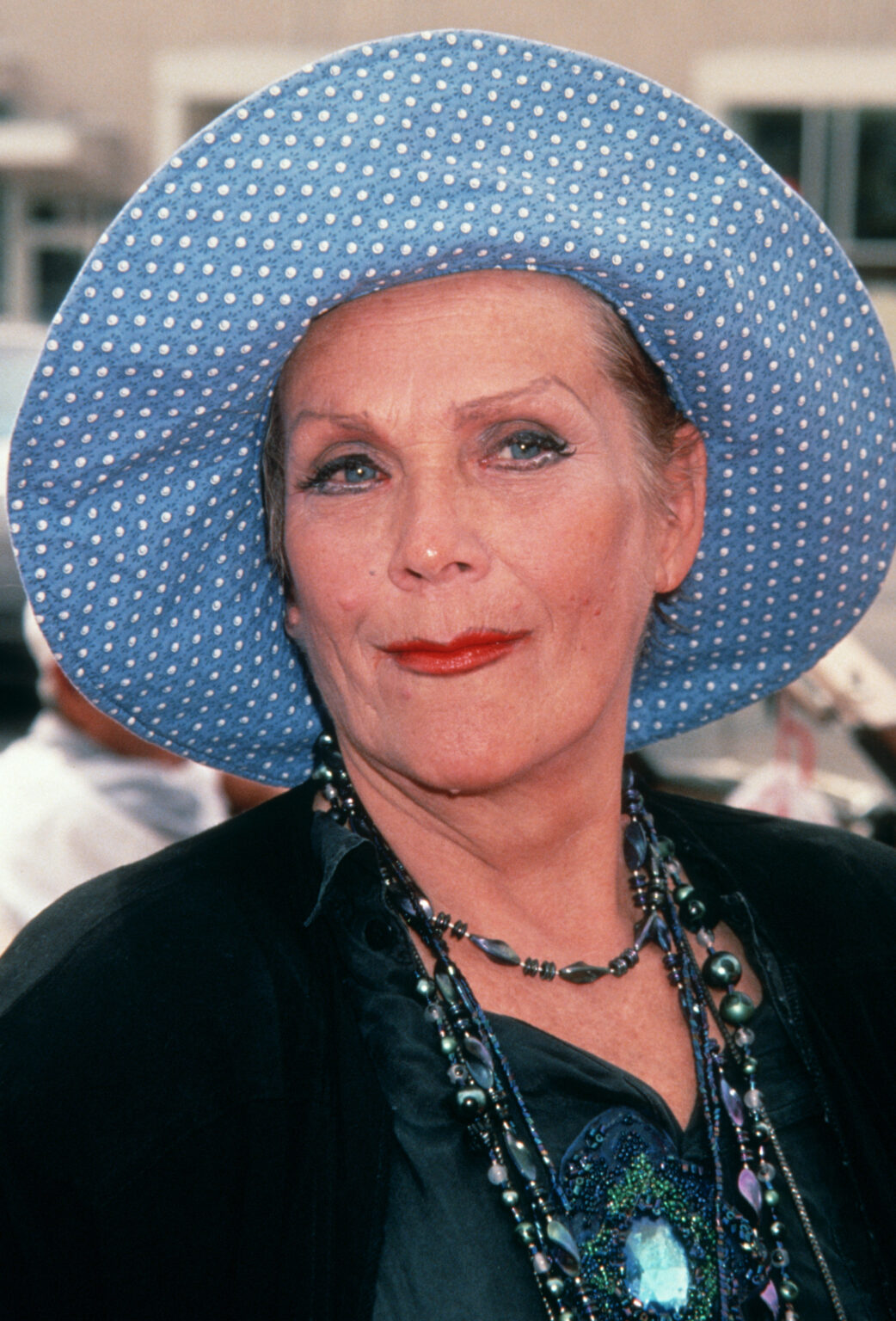 Why Did Elvira and Vampira Feud?