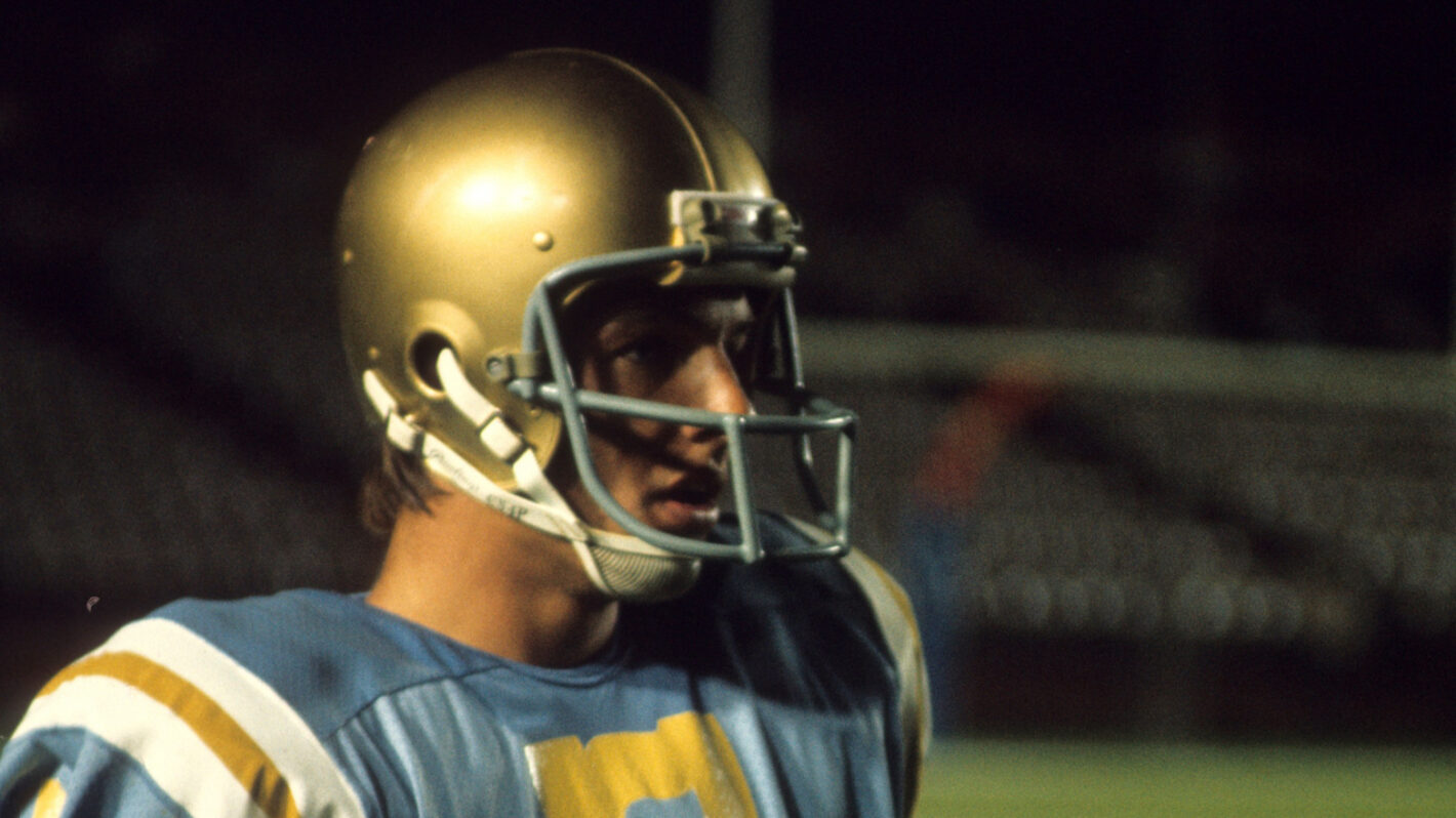 Mark Harmon Football Career: Unpacking The Athletic Past Of A Hollywood ...