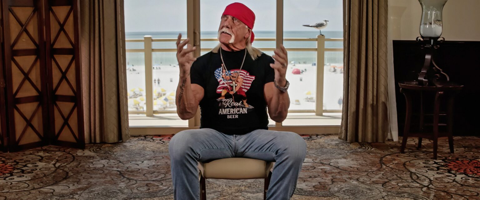 Hulk Hogan Tears Up While Honoring Bob Uecker