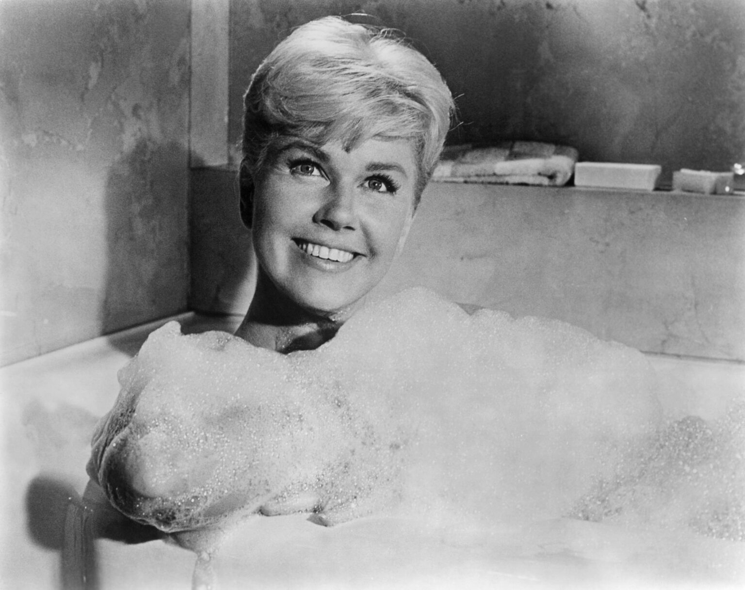 It's Doris Day's Birthday! Fun Facts About the Singer and 'Pillow Talk ...