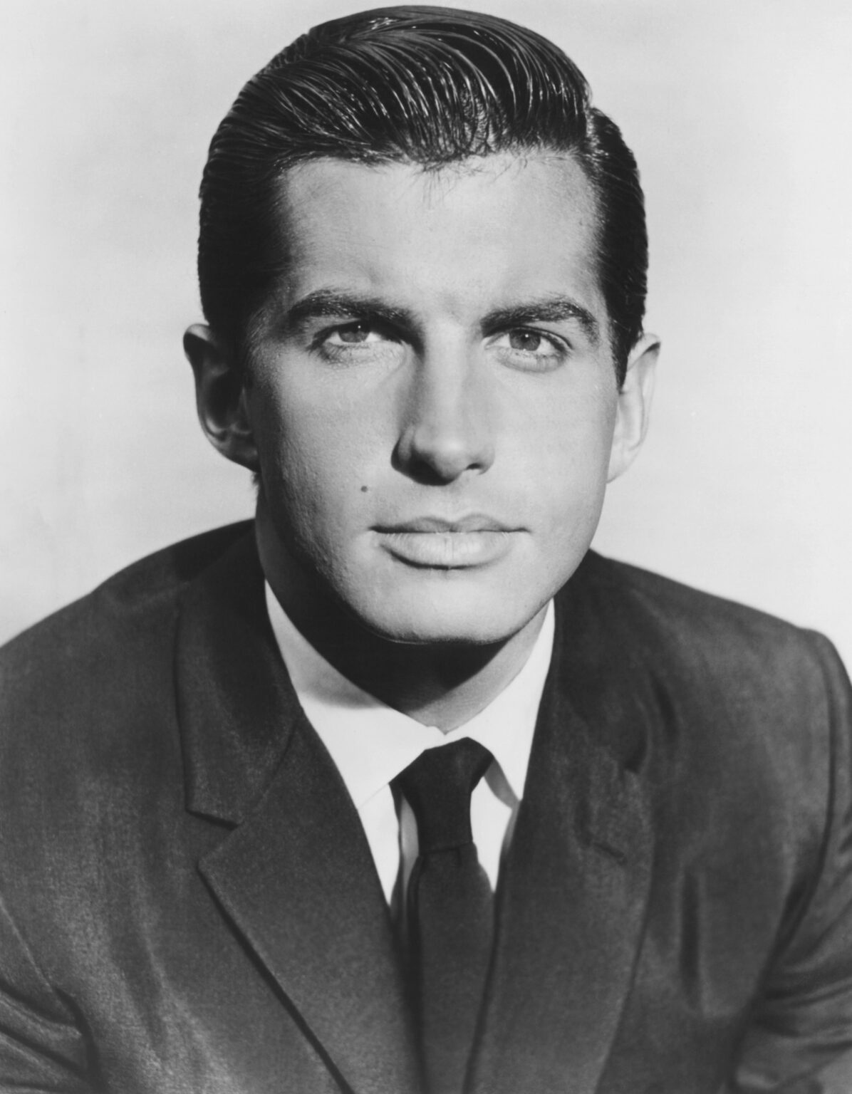 5 Surprising Facts About George Hamilton and Where He Is Now