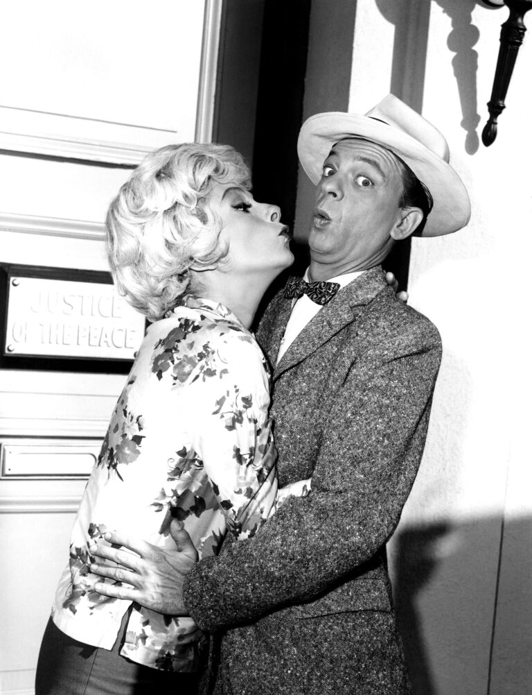 Do You Remember ‘The Andy Griffith Show’ Fun Girls, Skippy and Daphne?