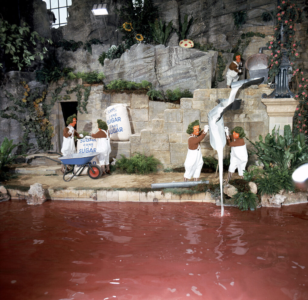 'Willy Wonka' Child Stars Reveal That Famous Chocolate River Was ...