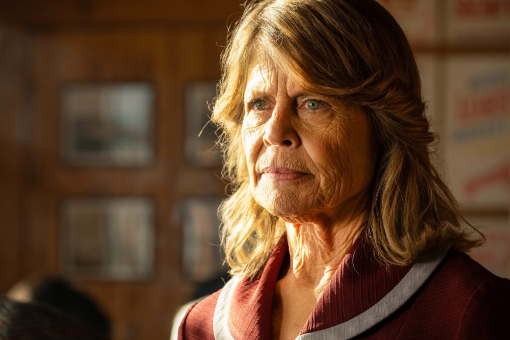 Yes, That's Linda Hamilton in the 'Stranger Things' Season 5 Trailer ...