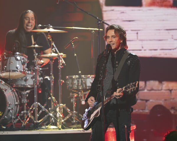Rick Springfield Delivers a Show-Stopping Performance That Has Fans ...