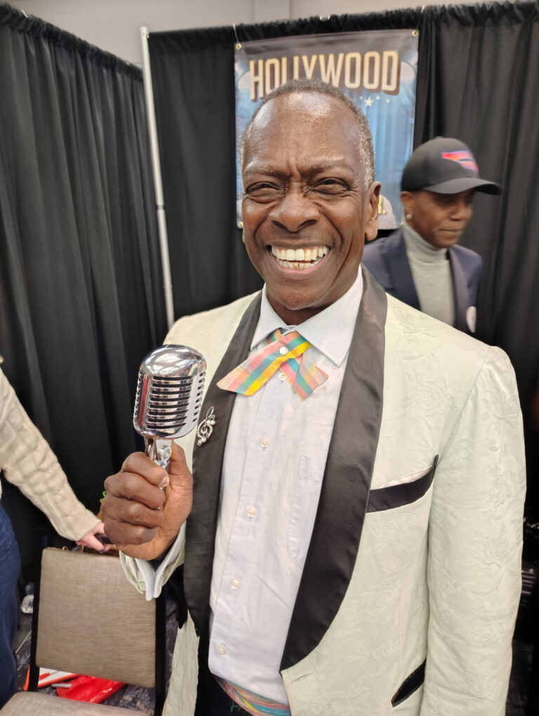 Debbie Gibson Delights Fans at 2026 Hollywood Show (Photos)