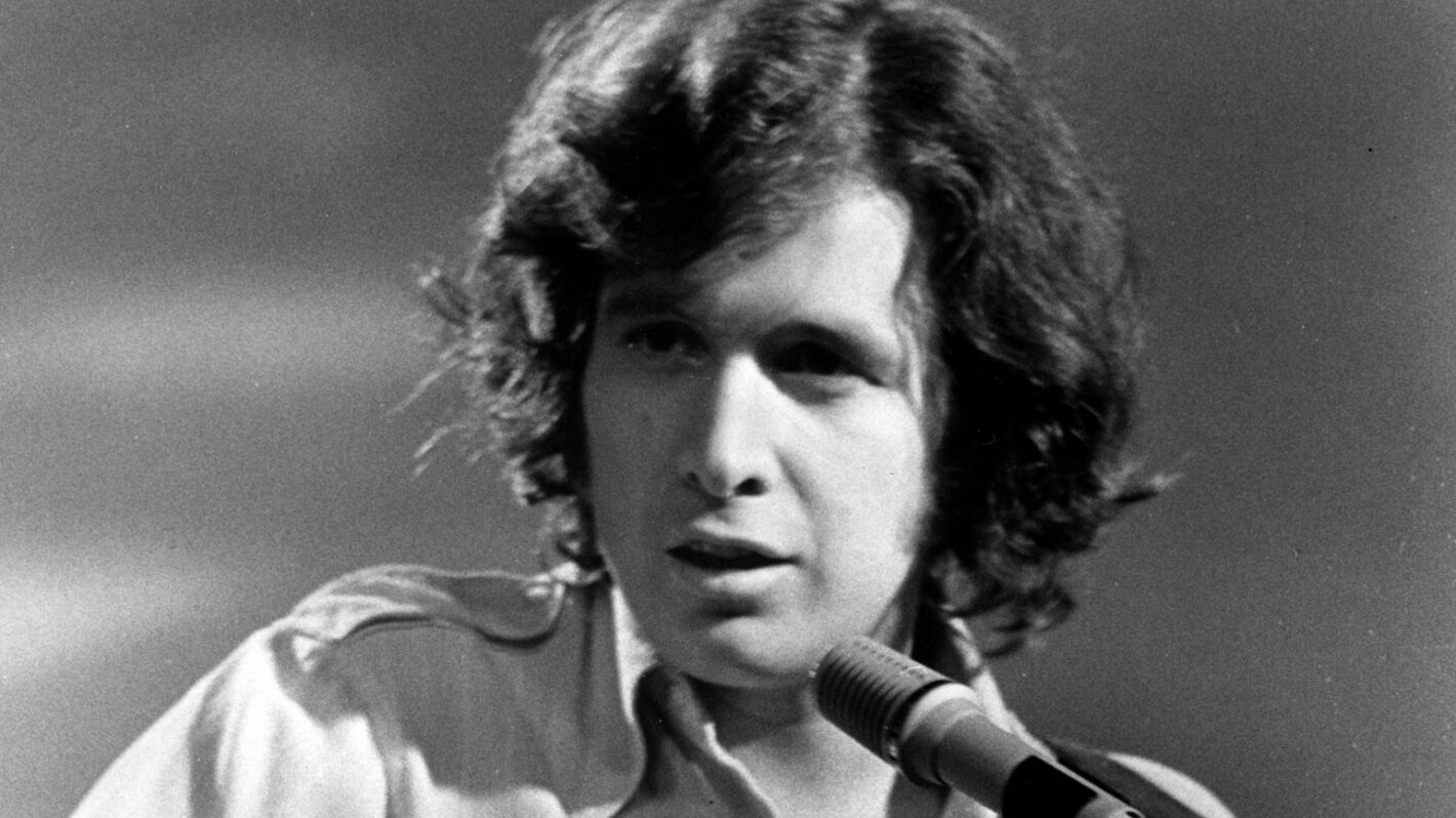 Don McLean, 80, Celebrates 10th Anniversary With Girlfriend Paris Dylan, 31